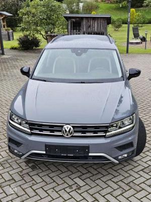 Grey Volkswagen Tiguan 2019 in Utena, with an engine capacity of 1.97 L and mileage of 266 thousand km for 14999 €, photo  on AUTOMOTO.COM.LV