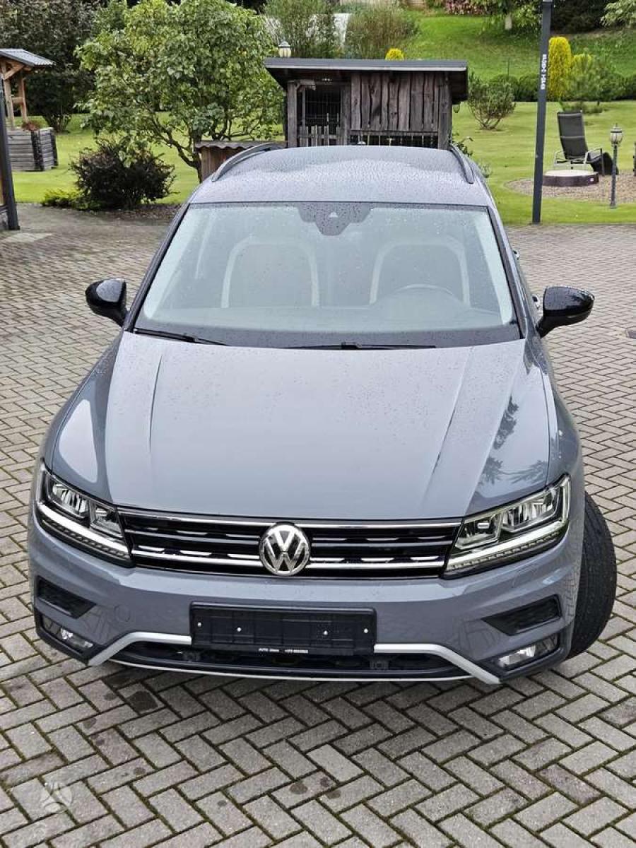 Grey Volkswagen Tiguan 2019 in Utena, with an engine capacity of 1.97 L and mileage of 266 thousand km for 14999 €, photo 1 on AUTOMOTO.COM.LV