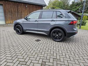 Grey Volkswagen Tiguan 2019 in Utena, with an engine capacity of 1.97 L and mileage of 266 thousand km for 14999 €, photo 3 on AUTOMOTO.COM.LV