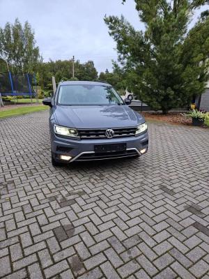Grey Volkswagen Tiguan 2019 in Utena, with an engine capacity of 1.97 L and mileage of 266 thousand km for 14999 €, photo 7 on AUTOMOTO.COM.LV
