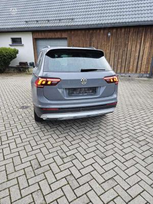 Grey Volkswagen Tiguan 2019 in Utena, with an engine capacity of 1.97 L and mileage of 266 thousand km for 14999 €, photo 10 on AUTOMOTO.COM.LV