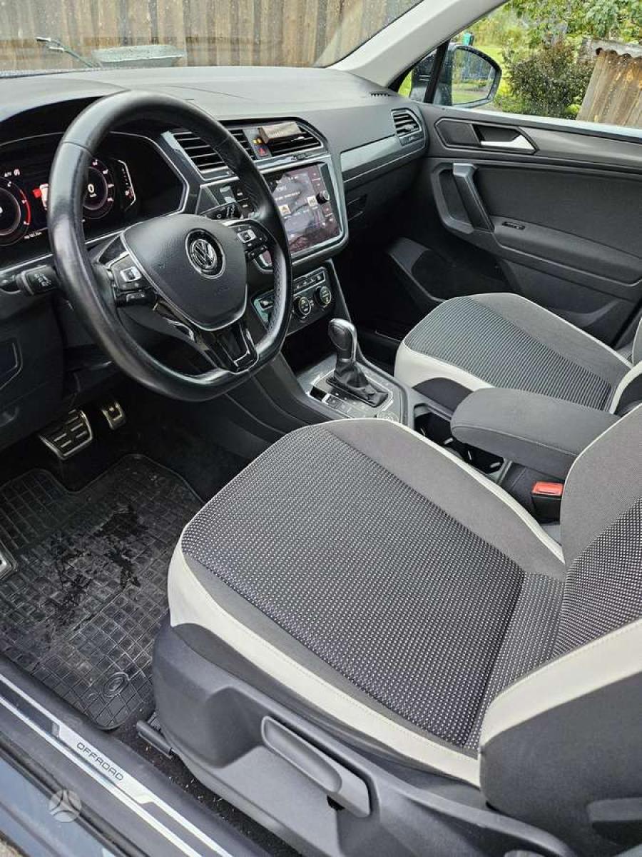 Grey Volkswagen Tiguan 2019 in Utena, with an engine capacity of 1.97 L and mileage of 266 thousand km for 14999 €, photo 15 on AUTOMOTO.COM.LV