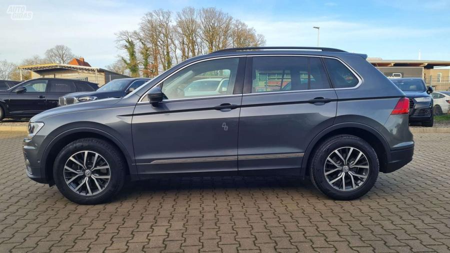 Grey Volkswagen Tiguan 2019 in Kaunas, with an engine capacity of 2.00 L and mileage of 74 thousand km for 27426 €, photo 2 on AUTOMOTO.COM.LV