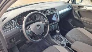 Grey Volkswagen Tiguan 2019 in Kaunas, with an engine capacity of 2.00 L and mileage of 74 thousand km for 27426 €, photo 6 on AUTOMOTO.COM.LV