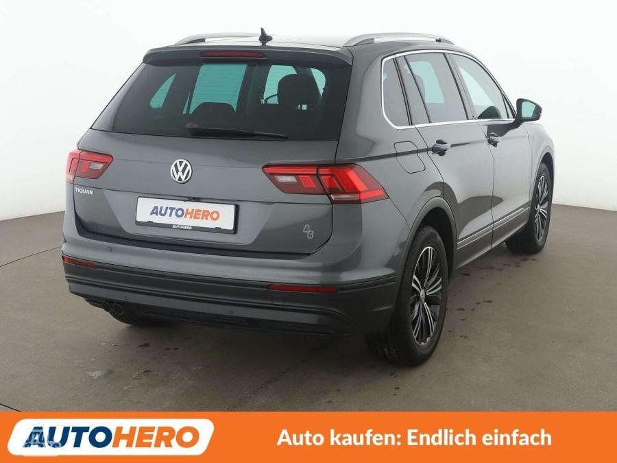 Pelēks Volkswagen Tiguan 2019 Kauņa, ar dzinēja tilpumu 2.00 L un nobraukumu 93 tūkst. km par 26695 €, foto 6 vietnē AUTOMOTO.COM.LV