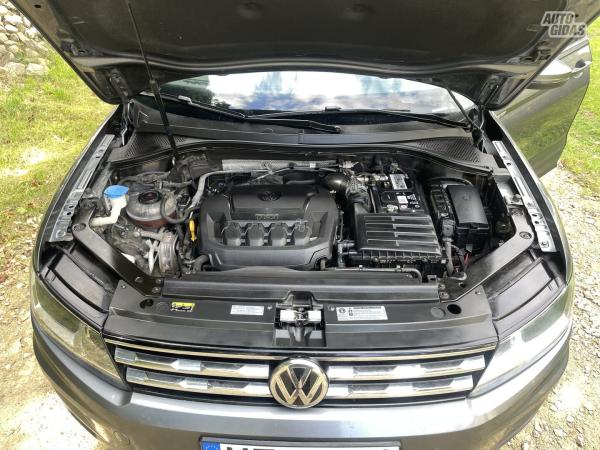Grey Volkswagen Tiguan 2019 in Vilnius, with an engine capacity of 2.00 L and mileage of 72 thousand km for 15999 €, photo 10 on AUTOMOTO.COM.LV