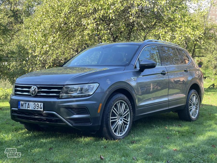 Grey Volkswagen Tiguan 2019 in Vilnius, with an engine capacity of 2.00 L and mileage of 72 thousand km for 15900 €, photo 2 on AUTOMOTO.COM.LV