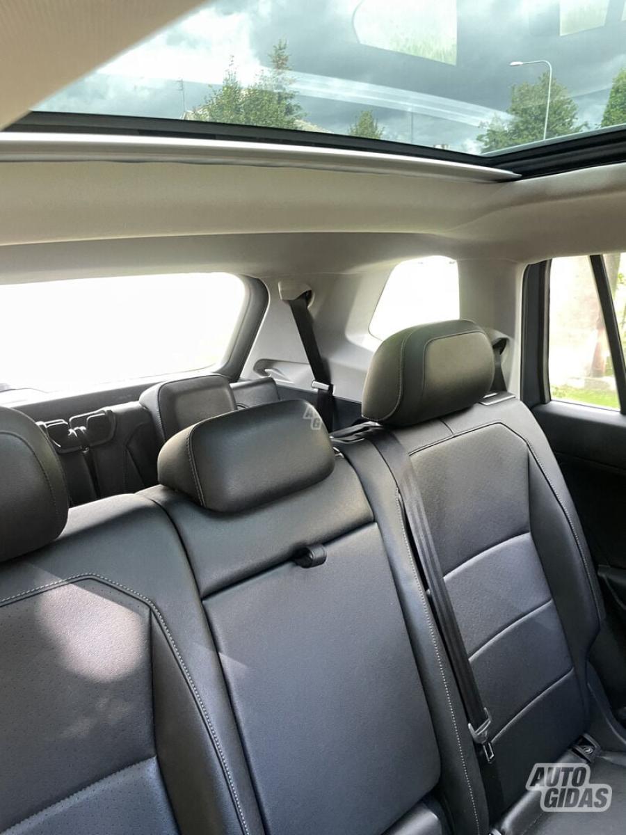 Grey Volkswagen Tiguan 2019 in Vilnius, with an engine capacity of 2.00 L and mileage of 72 thousand km for 15900 €, photo 16 on AUTOMOTO.COM.LV