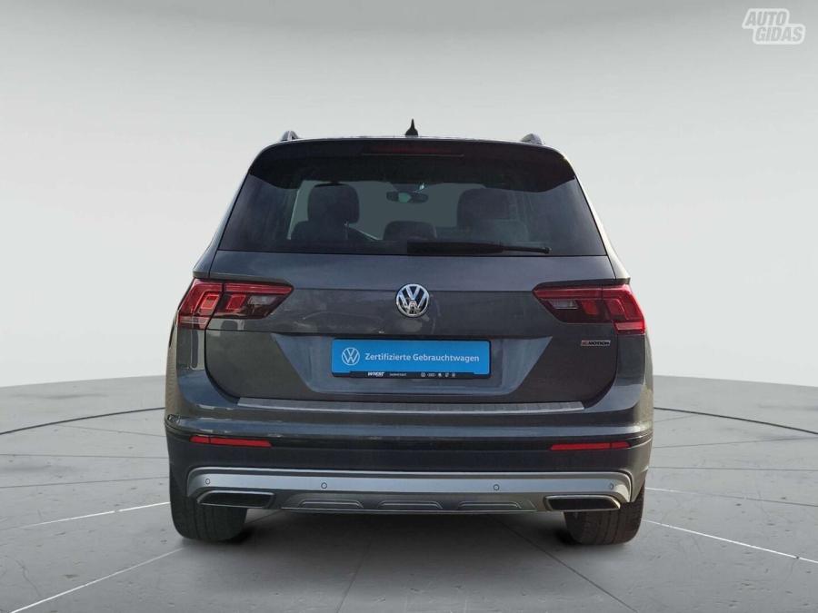 Pelēks Volkswagen Tiguan 2019 Kauņa, ar dzinēja tilpumu 2.00 L un nobraukumu 60 tūkst. km par 29486 €, foto 7 vietnē AUTOMOTO.COM.LV