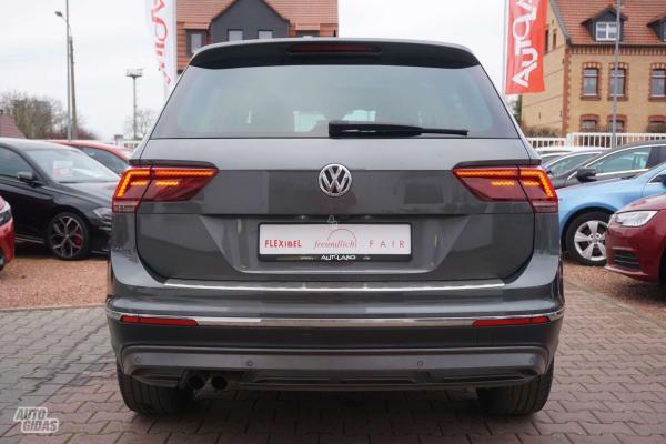 Pelēks Volkswagen Tiguan 2019 Kauņa, ar dzinēja tilpumu 2.00 L un nobraukumu 93 tūkst. km par 28570 €, foto 3 vietnē AUTOMOTO.COM.LV