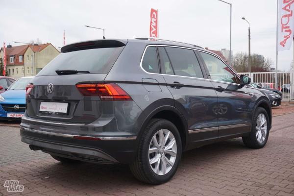 Pelēks Volkswagen Tiguan 2019 Kauņa, ar dzinēja tilpumu 2.00 L un nobraukumu 93 tūkst. km par 28570 €, foto 4 vietnē AUTOMOTO.COM.LV