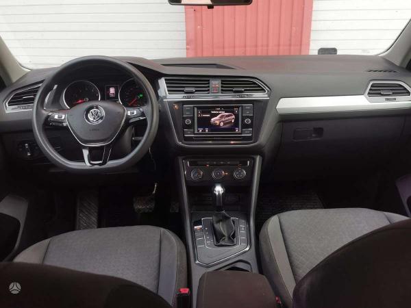 Grey Volkswagen Tiguan 2019 in Klaipeda, with an engine capacity of 2.00 L and mileage of 189 thousand km for 13222 €, photo 11 on AUTOMOTO.COM.LV