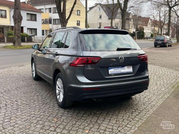 Grey Volkswagen Tiguan 2019 in Kaunas, with an engine capacity of 0.00 L and mileage of 83 thousand km for 25387 €, photo 4 on AUTOMOTO.COM.LV