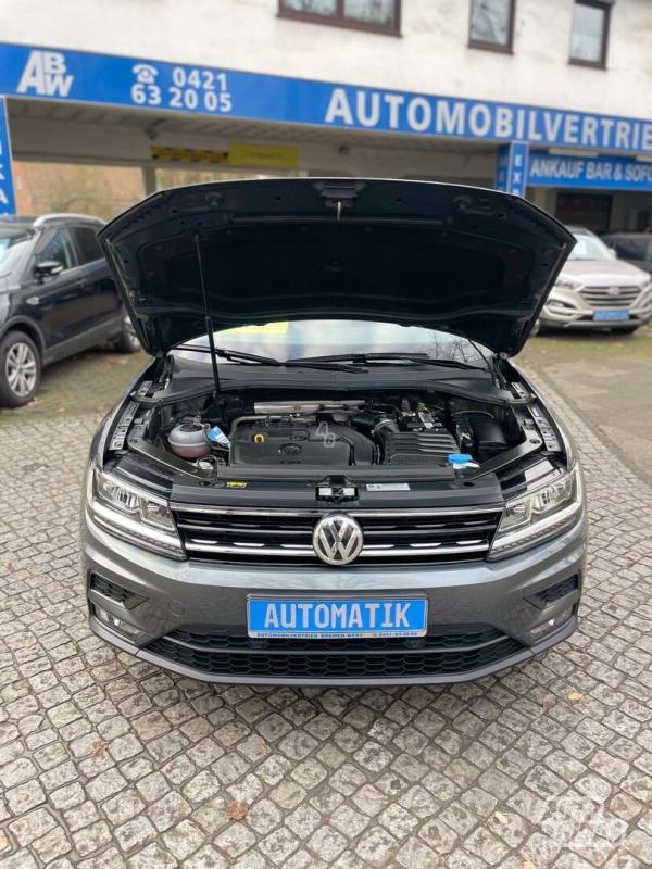 Grey Volkswagen Tiguan 2019 in Kaunas, with an engine capacity of 0.00 L and mileage of 83 thousand km for 25387 €, photo 10 on AUTOMOTO.COM.LV