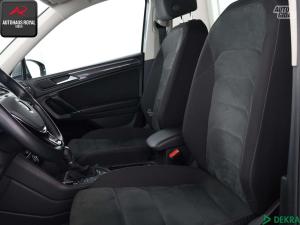 Grey Volkswagen Tiguan 2019 in Kaunas, with an engine capacity of 2.00 L and mileage of 86 thousand km for 30290 €, photo 10 on AUTOMOTO.COM.LV