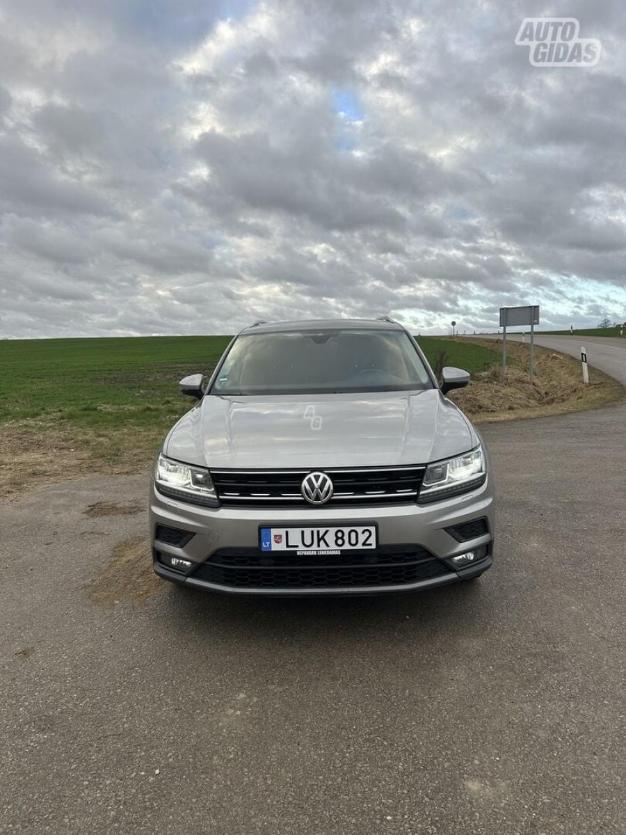 Grey Volkswagen Tiguan 2019 in Kelme, with an engine capacity of 2.00 L and mileage of 352 thousand km for 17250 €, photo 1 on AUTOMOTO.COM.LV