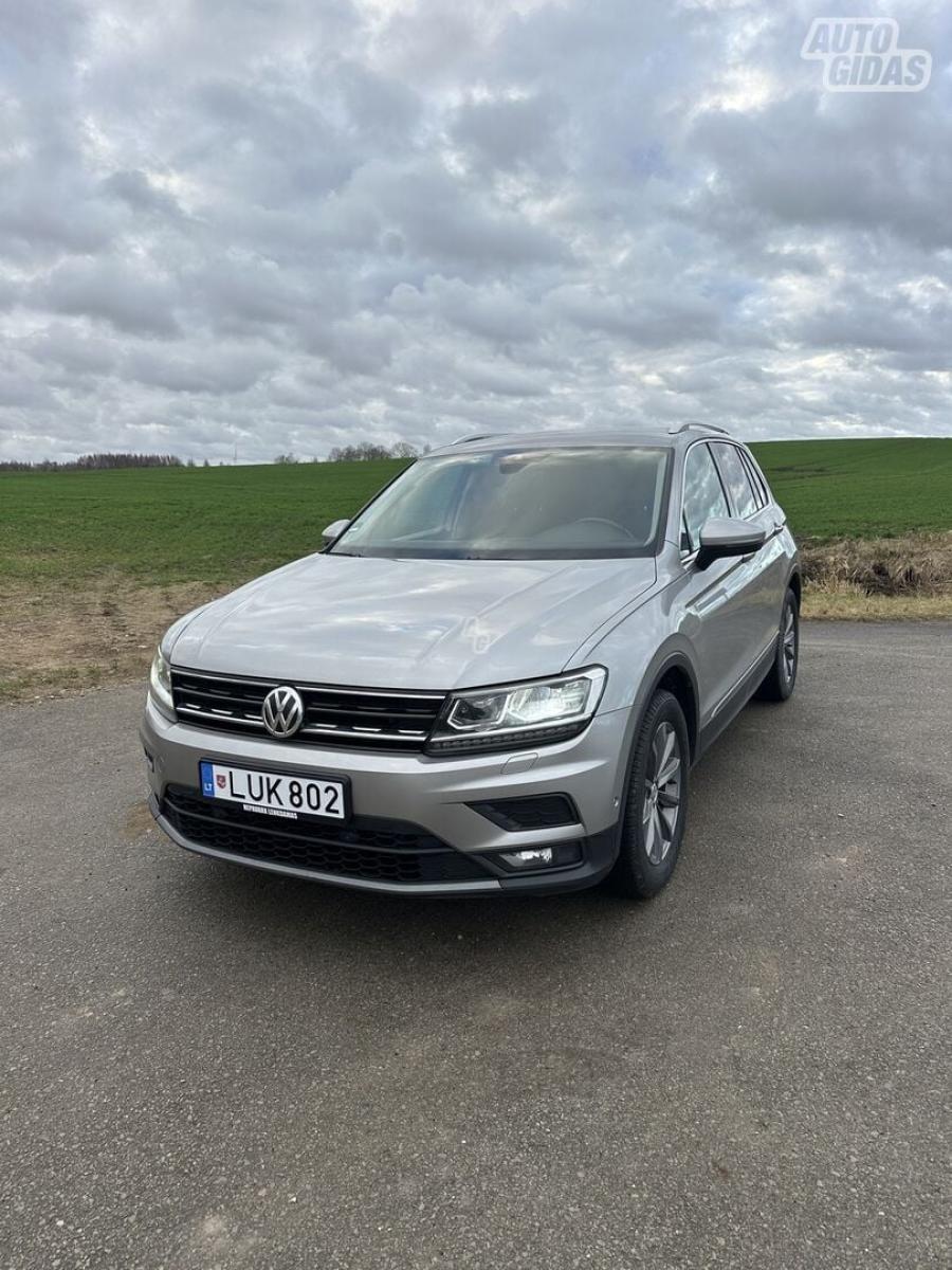 Grey Volkswagen Tiguan 2019 in Kelme, with an engine capacity of 2.00 L and mileage of 352 thousand km for 17250 €, photo 2 on AUTOMOTO.COM.LV