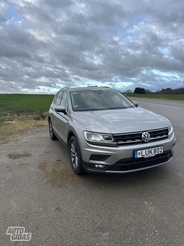 Grey Volkswagen Tiguan 2019 in Kelme, with an engine capacity of 2.00 L and mileage of 352 thousand km for 17250 €, photo 3 on AUTOMOTO.COM.LV