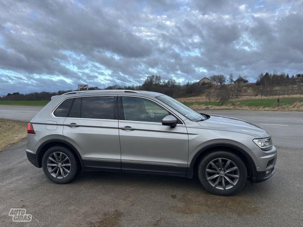 Grey Volkswagen Tiguan 2019 in Kelme, with an engine capacity of 2.00 L and mileage of 352 thousand km for 17250 €, photo 4 on AUTOMOTO.COM.LV