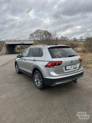 Grey Volkswagen Tiguan 2019 in Kelme, with an engine capacity of 2.00 L and mileage of 352 thousand km for 17250 €, photo 9 on AUTOMOTO.COM.LV