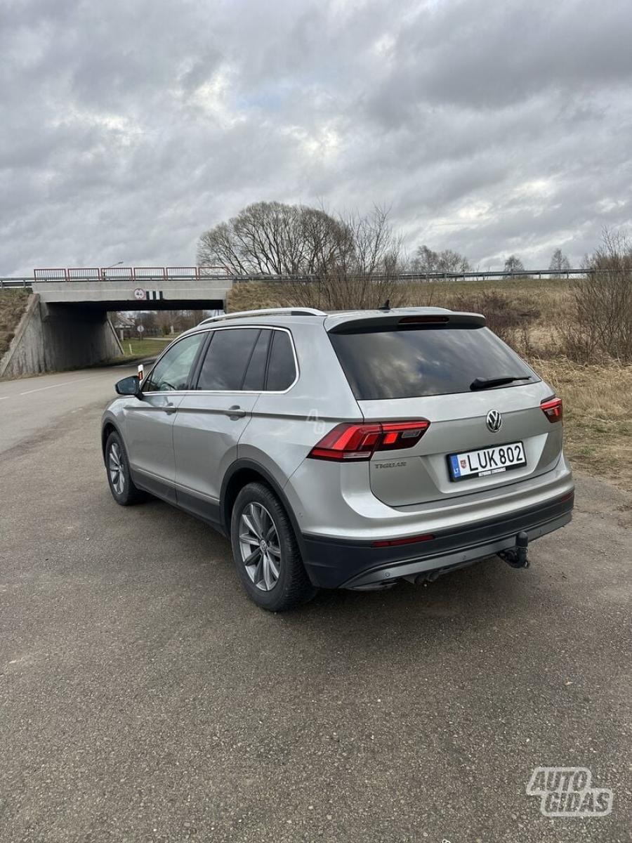 Grey Volkswagen Tiguan 2019 in Kelme, with an engine capacity of 2.00 L and mileage of 352 thousand km for 17250 €, photo 9 on AUTOMOTO.COM.LV
