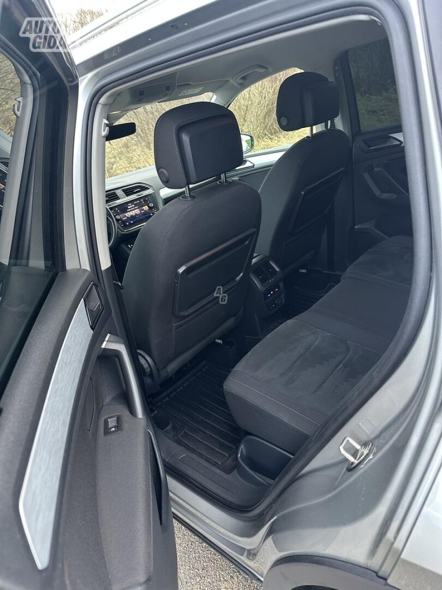Grey Volkswagen Tiguan 2019 in Kelme, with an engine capacity of 2.00 L and mileage of 352 thousand km for 17250 €, photo 13 on AUTOMOTO.COM.LV