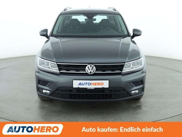 Grey Volkswagen Tiguan 2019 in Kaunas, with an engine capacity of 1.50 L and mileage of 84 thousand km for 24810 €, photo 9 on AUTOMOTO.COM.LV