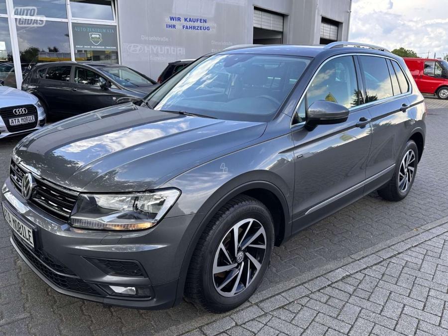 Grey Volkswagen Tiguan 2019 in Kaunas, with an engine capacity of 1.50 L and mileage of 42 thousand km for 27549 €, photo 15 on AUTOMOTO.COM.LV
