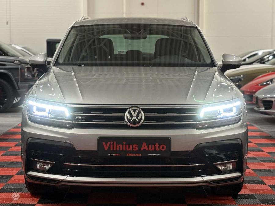 Grey Volkswagen Tiguan 2019 in Vilnius, with an engine capacity of 1.97 L and mileage of 183 thousand km for 21000 €, photo 2 on AUTOMOTO.COM.LV
