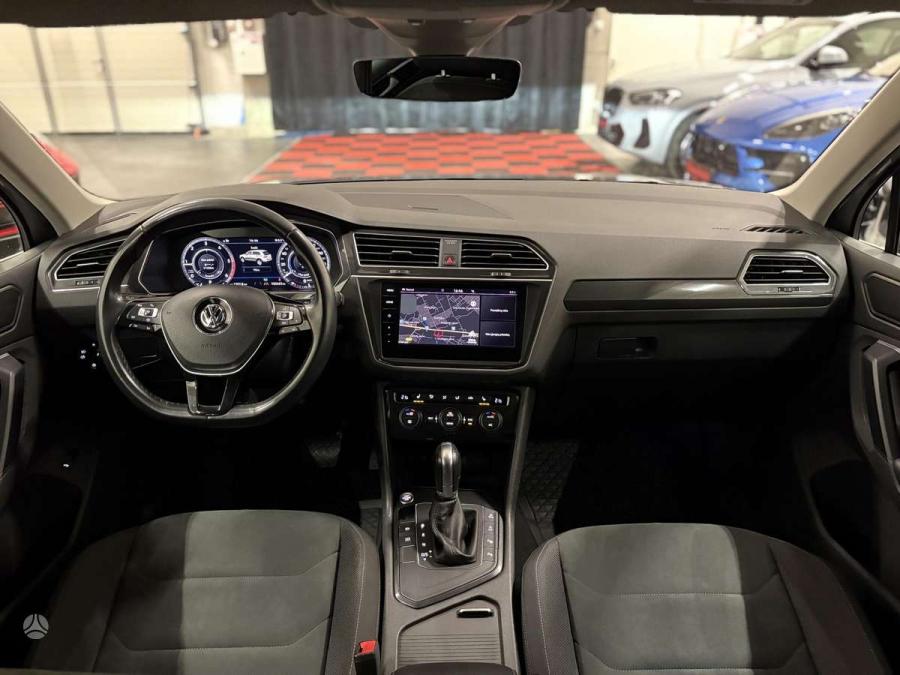 Grey Volkswagen Tiguan 2019 in Vilnius, with an engine capacity of 1.97 L and mileage of 183 thousand km for 21000 €, photo 18 on AUTOMOTO.COM.LV