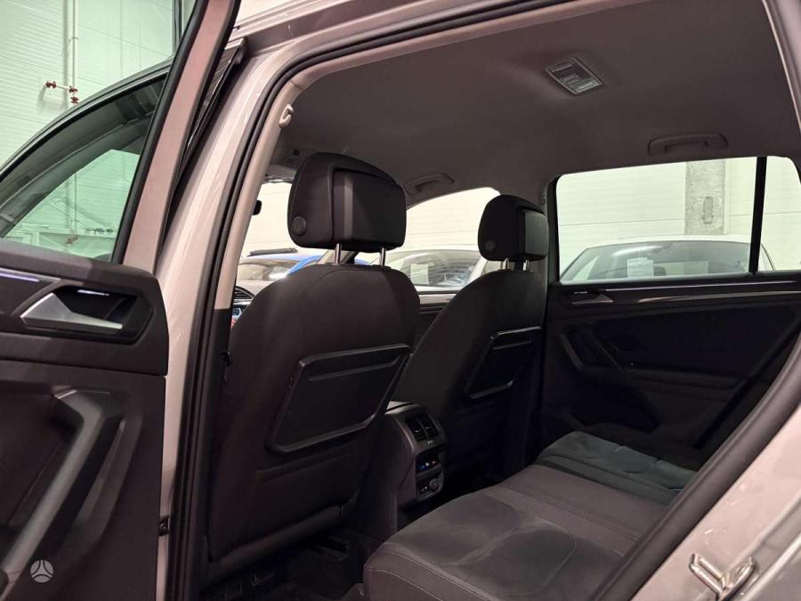 Grey Volkswagen Tiguan 2019 in Vilnius, with an engine capacity of 1.97 L and mileage of 183 thousand km for 21000 €, photo 30 on AUTOMOTO.COM.LV