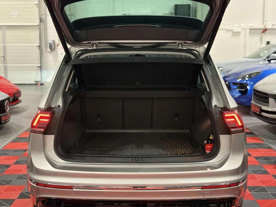 Grey Volkswagen Tiguan 2019 in Vilnius, with an engine capacity of 1.97 L and mileage of 183 thousand km for 21000 €, photo 34 on AUTOMOTO.COM.LV