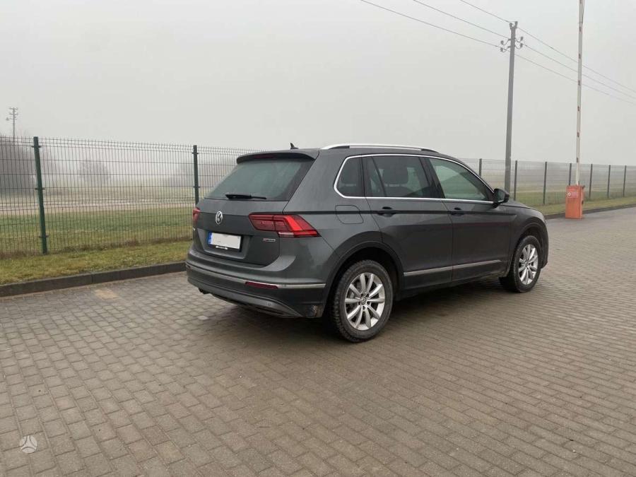 Grey Volkswagen Tiguan 2019 in Plunge, with an engine capacity of 1.97 L and mileage of 119 thousand km for 20000 €, photo 7 on AUTOMOTO.COM.LV