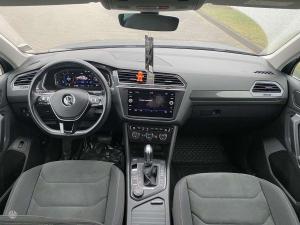 Grey Volkswagen Tiguan 2019 in Plunge, with an engine capacity of 1.97 L and mileage of 119 thousand km for 20000 €, photo 10 on AUTOMOTO.COM.LV