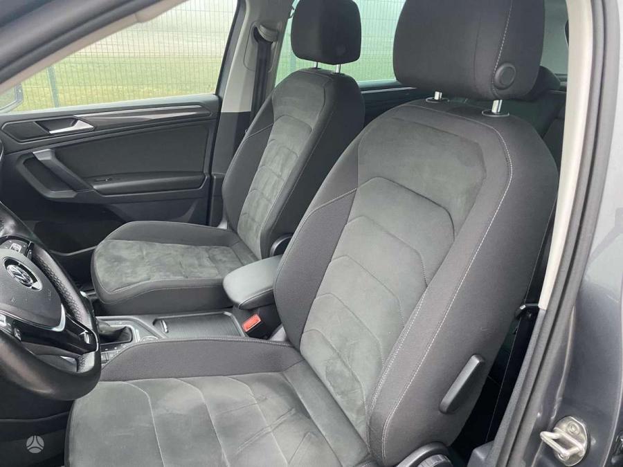 Grey Volkswagen Tiguan 2019 in Plunge, with an engine capacity of 1.97 L and mileage of 119 thousand km for 20000 €, photo 11 on AUTOMOTO.COM.LV