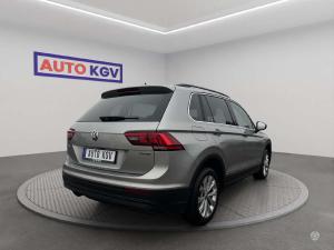 Grey Volkswagen Tiguan 2019 in Vilnius, with an engine capacity of 2.00 L and mileage of 57 thousand km for 21999 €, photo 3 on AUTOMOTO.COM.LV
