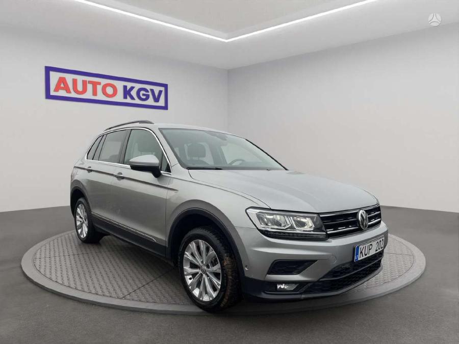 Grey Volkswagen Tiguan 2019 in Vilnius, with an engine capacity of 2.00 L and mileage of 57 thousand km for 21999 €, photo 6 on AUTOMOTO.COM.LV