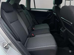 Grey Volkswagen Tiguan 2019 in Vilnius, with an engine capacity of 2.00 L and mileage of 57 thousand km for 21999 €, photo 8 on AUTOMOTO.COM.LV
