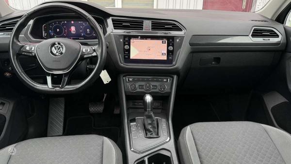Grey Volkswagen Tiguan 2019 in Ukmerge, with an engine capacity of 1.50 L and mileage of 202 thousand km for 16750 €, photo 10 on AUTOMOTO.COM.LV