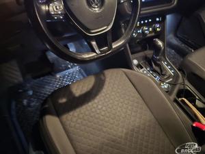 Grey Volkswagen Tiguan 2019 in Avizieniai, with an engine capacity of 2.00 L and mileage of 316 thousand km for 13900 €, photo 4 on AUTOMOTO.COM.LV