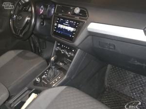 Grey Volkswagen Tiguan 2019 in Avizieniai, with an engine capacity of 2.00 L and mileage of 316 thousand km for 13900 €, photo 5 on AUTOMOTO.COM.LV