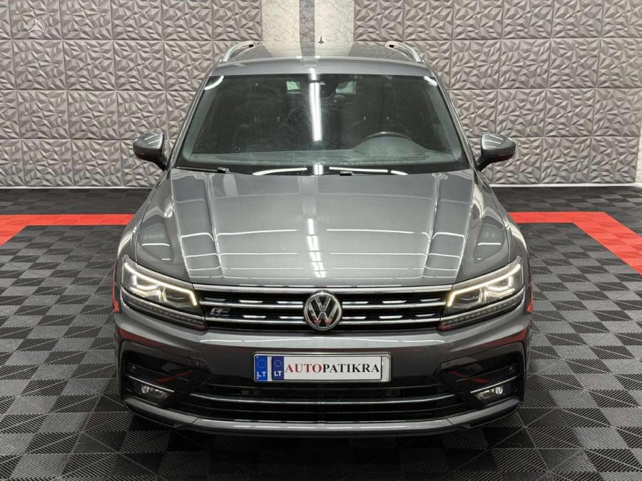 Grey Volkswagen Tiguan 2019 in Kaunas, with an engine capacity of 1.97 L and mileage of 142 thousand km for 22800 €, photo 4 on AUTOMOTO.COM.LV