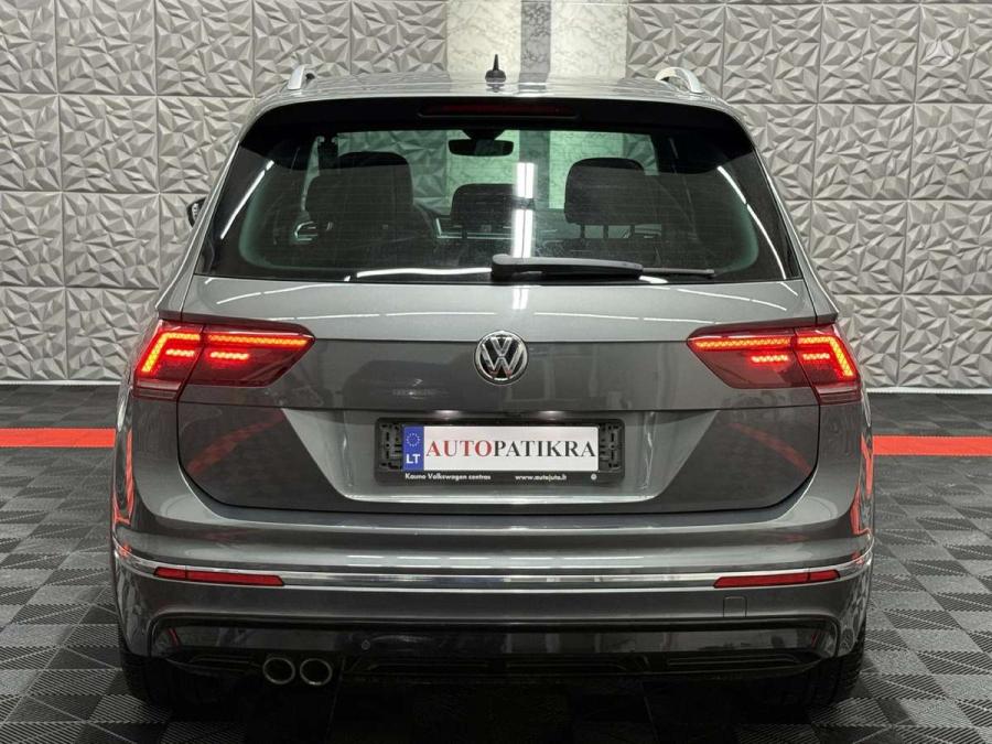Grey Volkswagen Tiguan 2019 in Kaunas, with an engine capacity of 1.97 L and mileage of 142 thousand km for 22800 €, photo 7 on AUTOMOTO.COM.LV