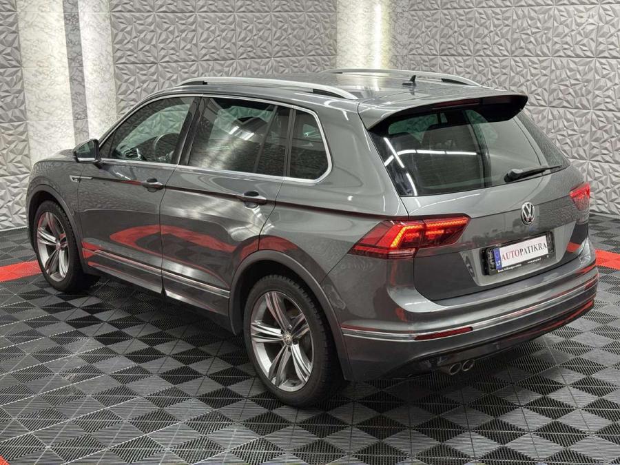 Grey Volkswagen Tiguan 2019 in Kaunas, with an engine capacity of 1.97 L and mileage of 142 thousand km for 22800 €, photo 8 on AUTOMOTO.COM.LV