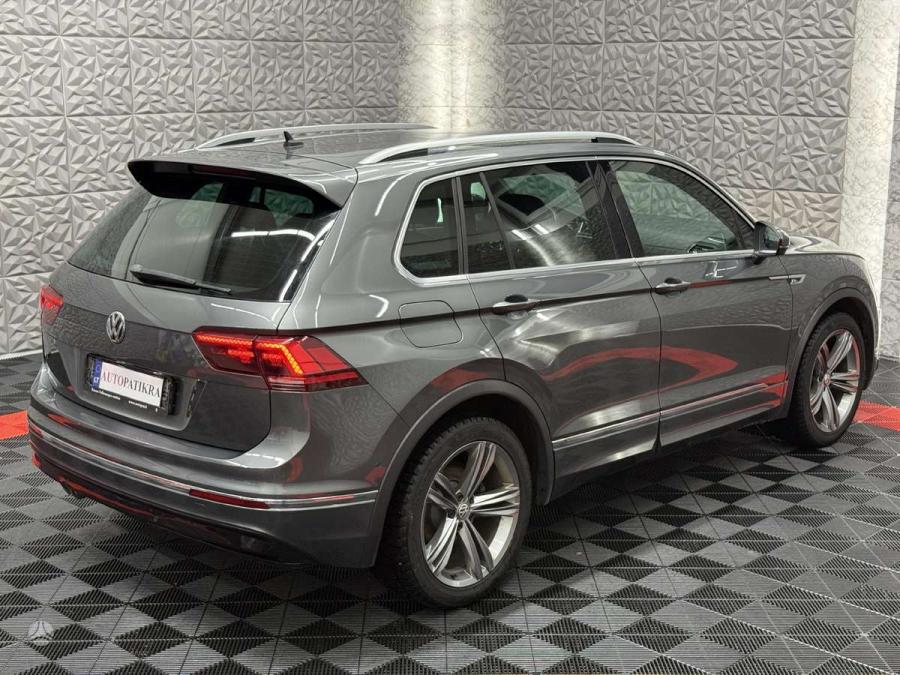 Grey Volkswagen Tiguan 2019 in Kaunas, with an engine capacity of 1.97 L and mileage of 142 thousand km for 22800 €, photo 9 on AUTOMOTO.COM.LV