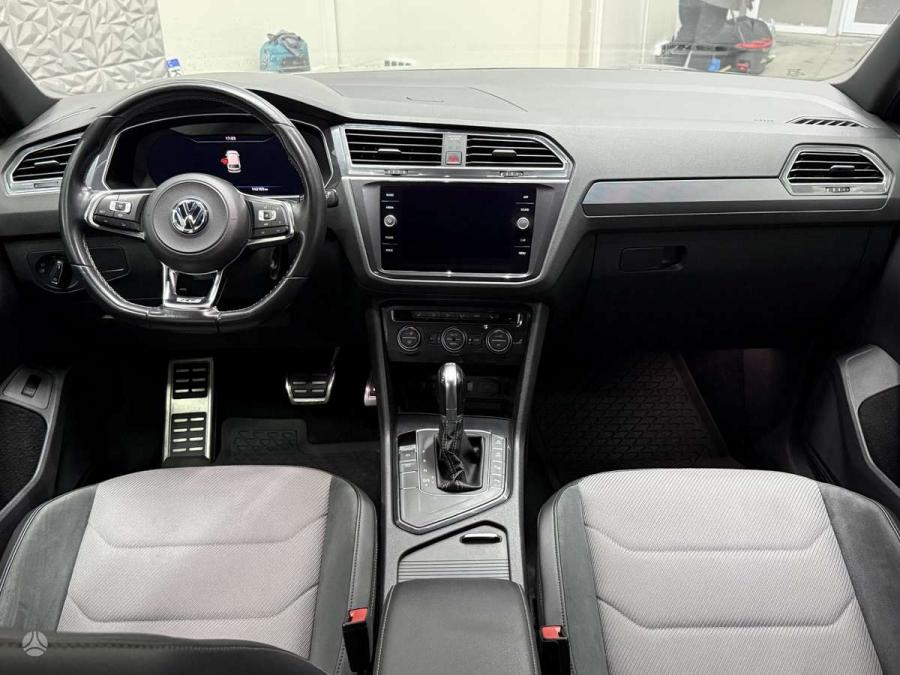 Grey Volkswagen Tiguan 2019 in Kaunas, with an engine capacity of 1.97 L and mileage of 142 thousand km for 22800 €, photo 27 on AUTOMOTO.COM.LV