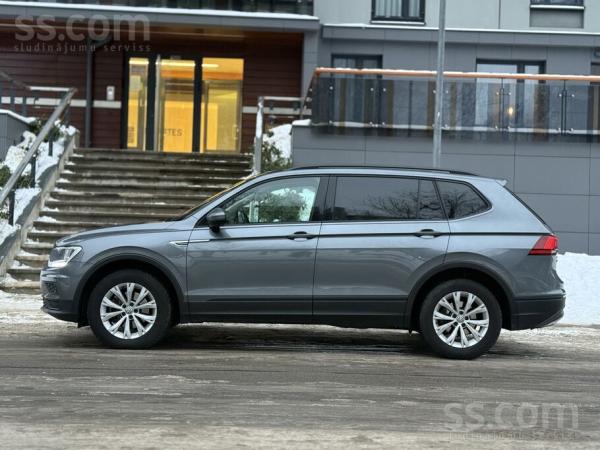Grey Volkswagen Tiguan 2019 in Riga, with an engine capacity of 1.50 L and mileage of 159 thousand km for 16950 €, photo 2 on AUTOMOTO.COM.LV