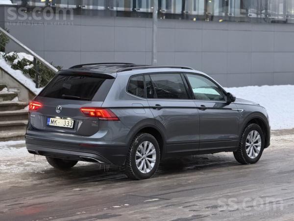 Grey Volkswagen Tiguan 2019 in Riga, with an engine capacity of 1.50 L and mileage of 159 thousand km for 16950 €, photo 5 on AUTOMOTO.COM.LV