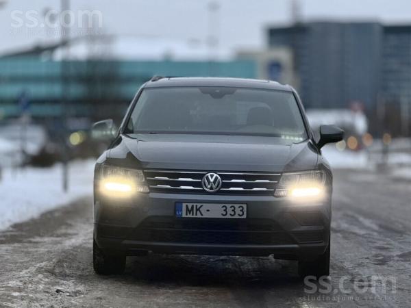Grey Volkswagen Tiguan 2019 in Riga, with an engine capacity of 1.50 L and mileage of 159 thousand km for 16950 €, photo 8 on AUTOMOTO.COM.LV