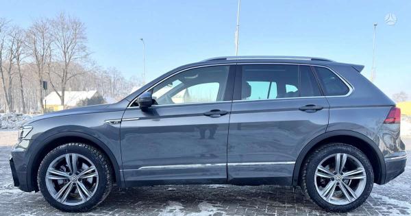 Grey Volkswagen Tiguan 2019 in Taurage, with an engine capacity of 1.97 L and mileage of 228 thousand km for 18700 €, photo 10 on AUTOMOTO.COM.LV